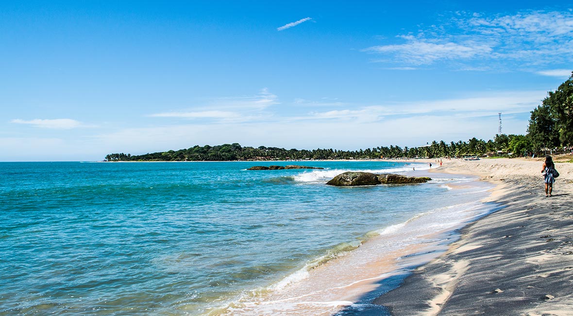 All Around the Island: 5 Must-See Sri Lankan Beaches - Travelogues from ...